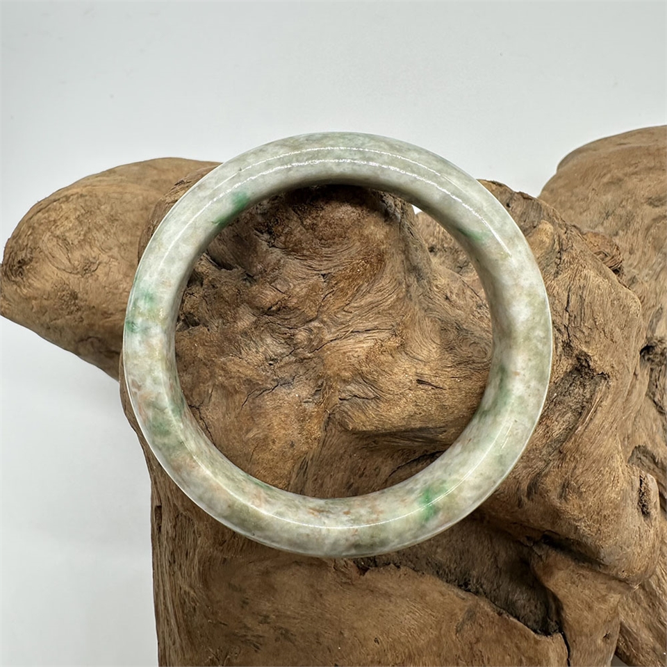 【肌容雪】天然緬甸A貨多彩翡翠平安鐲 編號143(鐲寬54.7mm#17號)|17-17.9|ETMall東森購物網