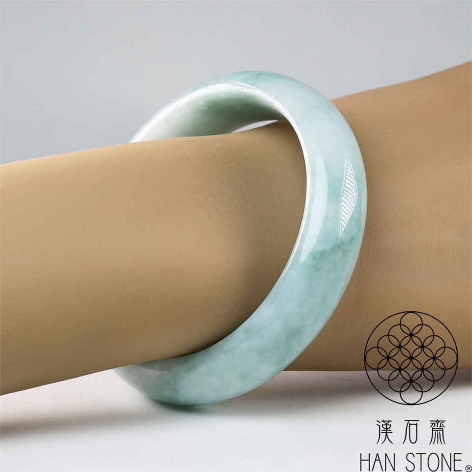【漢石齋】天然翡翠A貨 手鐲玉鐲 飄花種(手圍17.5/ 版寬15.1mm)|17-17.9|ETMall東森購物網