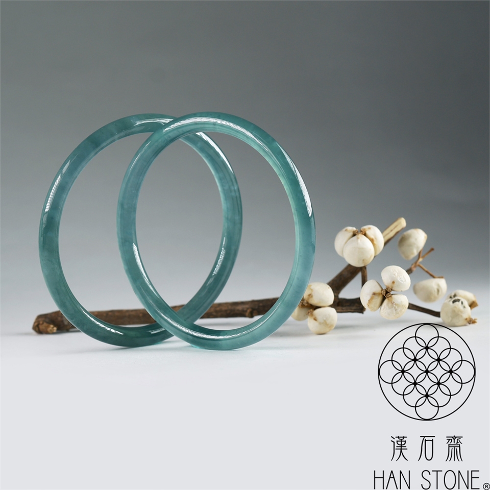 【漢石齋】天然翡翠A貨 細圓條手鐲玉鐲 冰種藍水飄花(手圍17.5/ 版寬5.3mm)|17-17.9|ETMall東森購物網