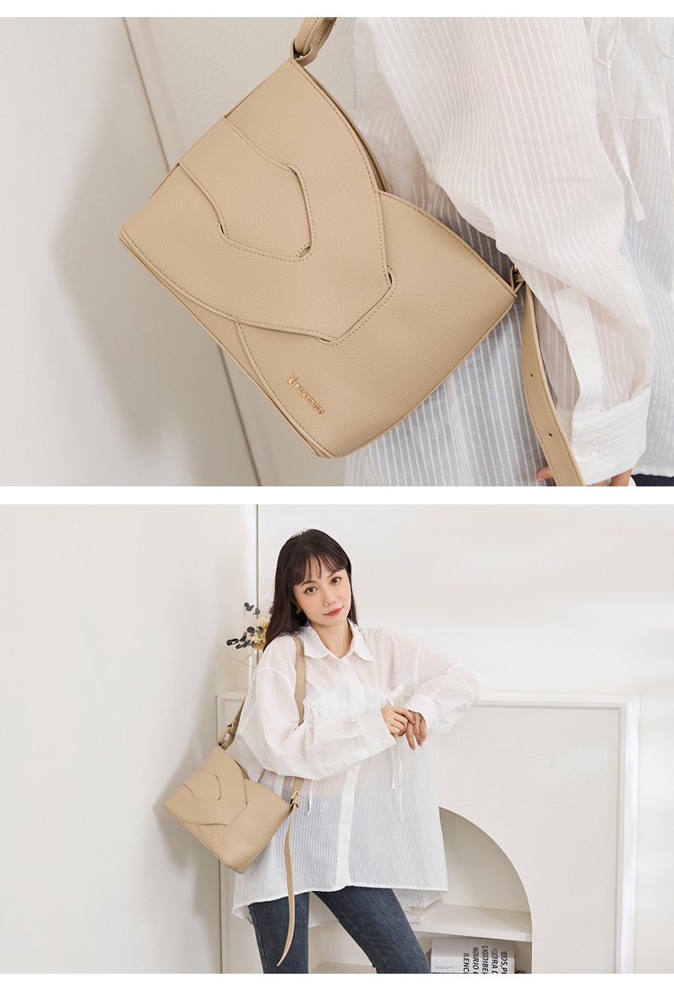 PLAYBOY - 斜背包 Groove系列 - 卡其色|側背包|ETMall東森購物網