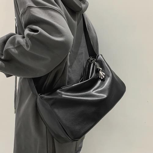 PU超酷純色流行休閑百搭單肩包|通用款女包|ETMall東森購物網