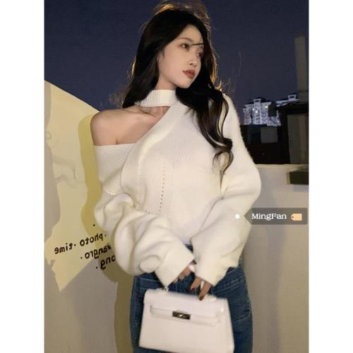 G2025新款秋冬季女裝小心機掛脖針織上衣純欲不規則露肩短款毛衣|毛衣|ETMall東森購物網