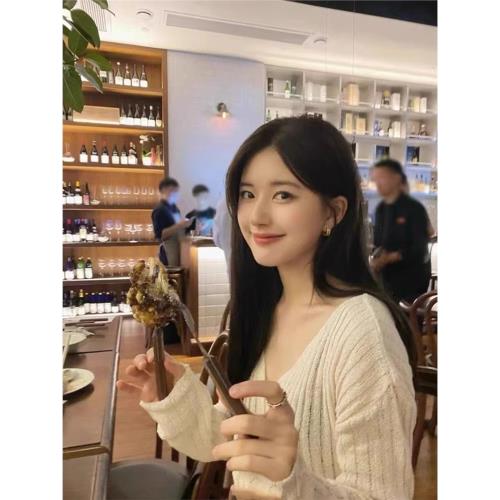 趙露思同款米白色V領薄款鏤空針織開衫外套女bm早秋短款長袖上衣|毛針織衫|ETMall東森購物網