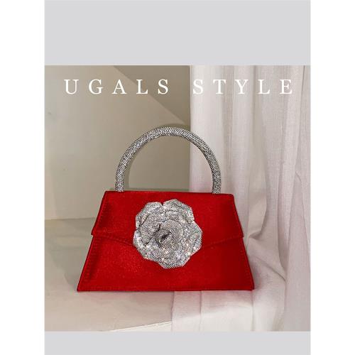 UGALS閃亮不靈玫瑰花新娘凱莉宴會水鉆石絲綢緞面馬鞍手拿斜挎包|通用款女包|ETMall東森購物網