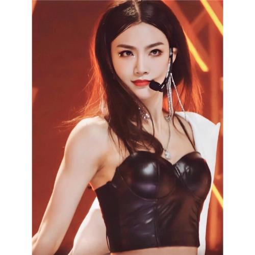 包郵pu皮外穿中厚文胸光面皮質女性感胸衣修身露臍背心胸罩有鋼圈|胸罩|ETMall東森購物網