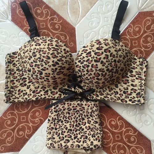 漫微詩少女內衣套裝前綁帶無鋼圈聚攏小aA杯拉繩加厚性感豹紋文胸|胸罩套裝|ETMall東森購物網