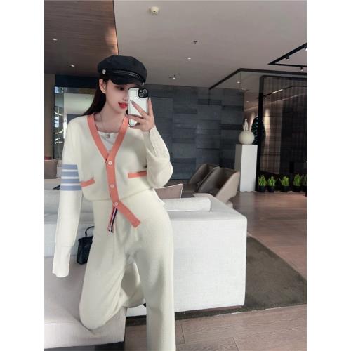 25春tb學院風經典條紋v領軟糯針織開衫小眾高級感休閑百搭外套女|時尚防曬服|ETMall東森購物網