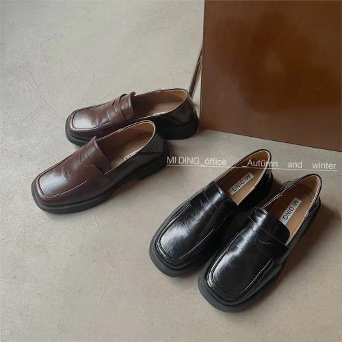 Omg！踩屎感的皮鞋，9命巨軟！！！|淺口單鞋|ETMall東森購物網