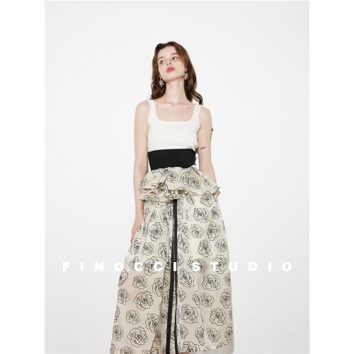 FINOCCI簡筆玫瑰植絨氣質半裙|半身裙|ETMall東森購物網