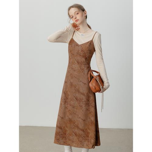 EGGKA暈染秋季收腰長裙V領吊帶|洋裝|ETMall東森購物網