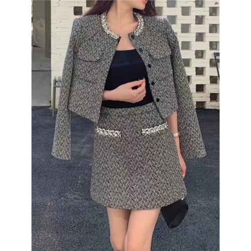 明星同款 25春法式SP家優雅鉆飾圓領斜紋灰色香風外套+半身裙套裝|短外套|ETMall東森購物網