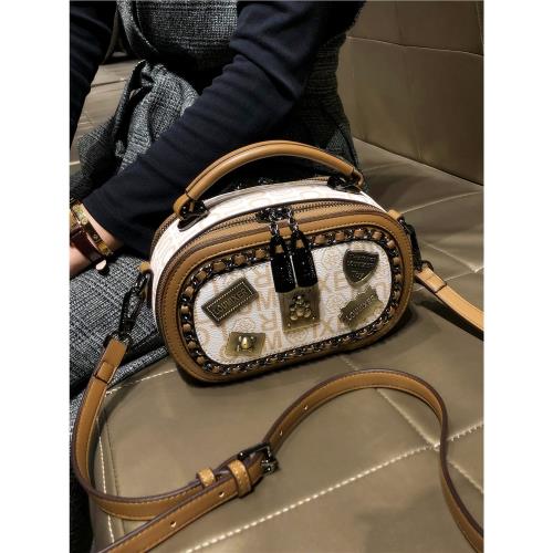 LV:VS香港包包新款2024簡約手提質感斜跨小包時尚真皮單肩小方包|通用款女包|ETMall東森購物網