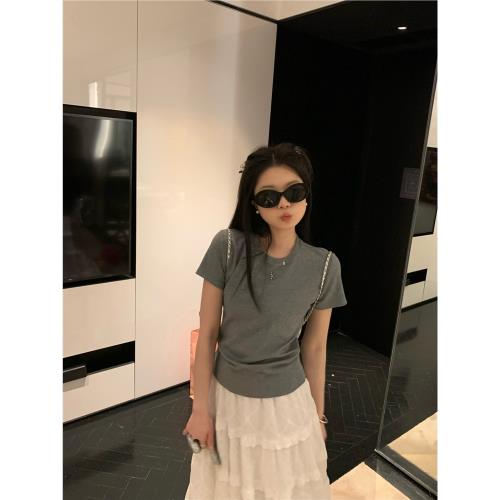 Halo nini 人手bi囤 版型優秀顯瘦正肩t 百搭圓領T恤短袖內搭上衣|T恤|ETMall東森購物網