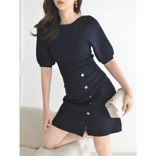 23新款法式新款微甜泡泡袖短袖一字領連身裙藏青色彈力顯瘦A字裙|洋裝|ETMall東森購物網