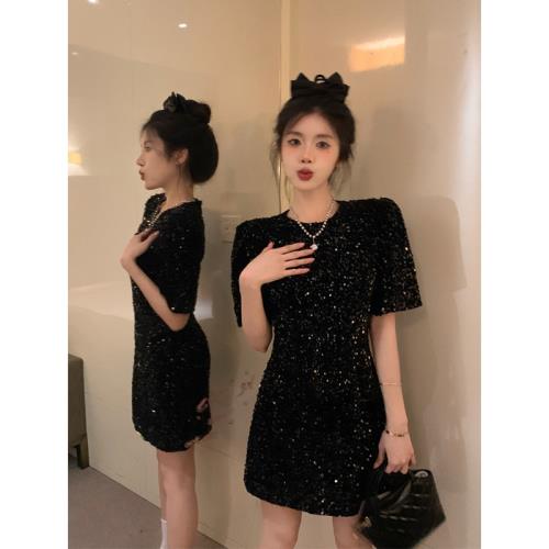 閃閃短袖2023新款法式小黑裙亮片|洋裝|ETMall東森購物網