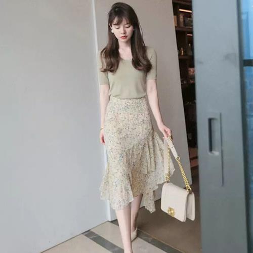 夏季溫柔系穿搭碎花半身裙兩件套高級感ol通勤輕熟風女裝套裝夏天|洋裝|ETMall東森購物網