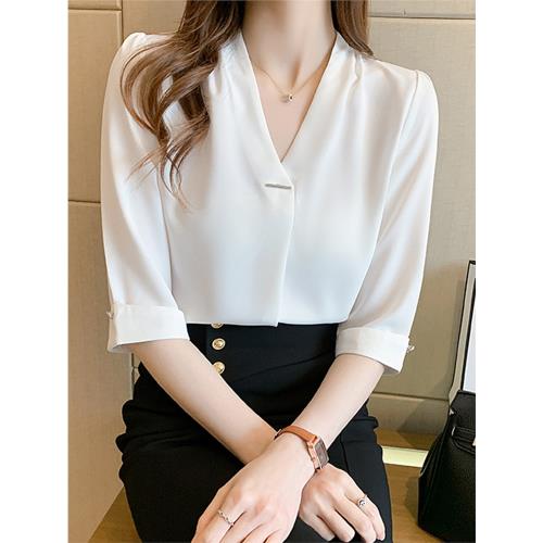 中袖雪紡白色襯衫女V領氣質職業裝2025夏季高級感通勤OL短袖上衣|襯衫|ETMall東森購物網