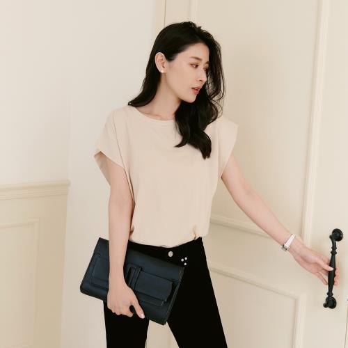 【OB 嚴選】圓領落肩純色質感上衣 《AB18212》|T恤|ETMall東森購物網