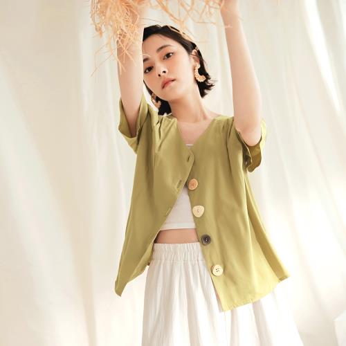 【OB 嚴選】小V臉V領造型不規則釦棉質開襟上衣外套 《AB17468》|上衣|ETMall東森購物網