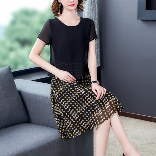 REKO-玩美衣櫃黑色幾何格紋輕盈雪紡洋裝S-3XL|洋裝/套裝|ETMall東森購物網