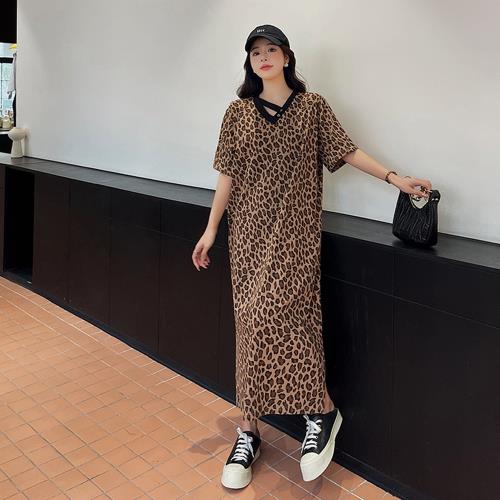 KVOLL-玩美衣櫃豹紋設計感V領五分袖洋裝L-3XL|洋裝/套裝|ETMall東森購物網