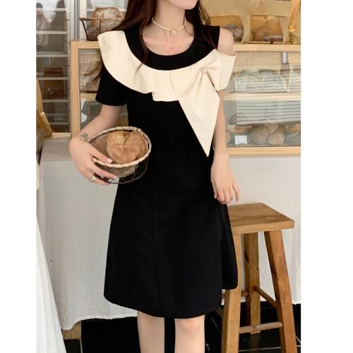 KVOLL-玩美衣櫃中大尺碼荷葉邊黑洋裝設計感連身裙M-3XL|洋裝/套裝|ETMall東森購物網