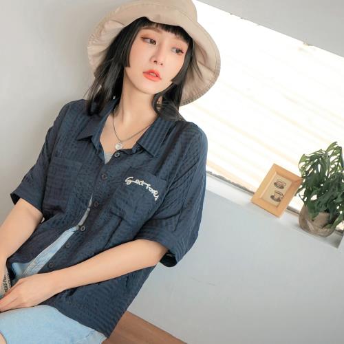 【OB 嚴選】2WAY觸膚涼感刺繡口袋連袖罩衫上衣 《AB15301》|上衣|ETMall東森購物網