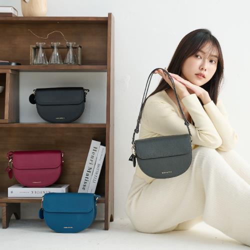 【Premium Authentic】PA．Luna真皮簡約翻蓋半月包-多色任選|側背包|ETMall東森購物網