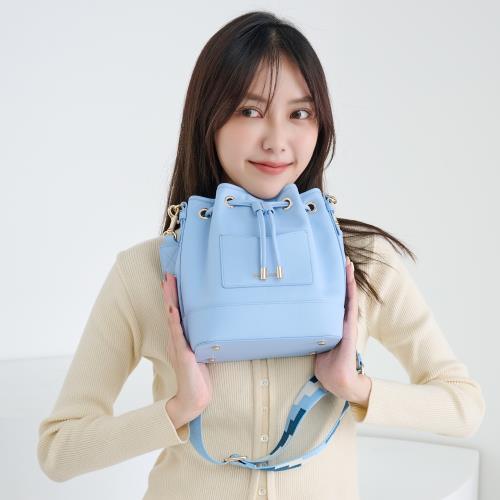 【Premium Authentic】PA．Una真皮抽繩兩用水桶包-天空藍|側背包|ETMall東森購物網