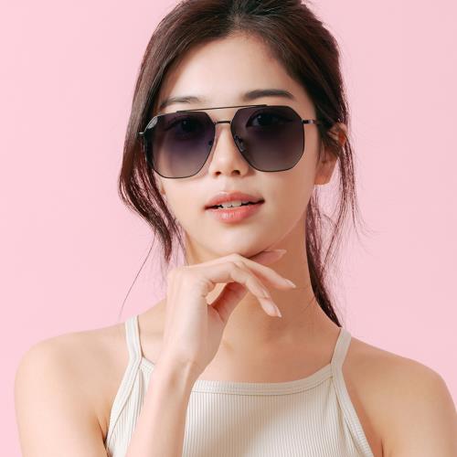 【ALEGANT】酷玩時尚漸層復刻灰飛官寶麗來偏光墨鏡│UV400雷朋太陽眼鏡│和煦的陽光拓印|偏光墨鏡|ETMall東森購物網