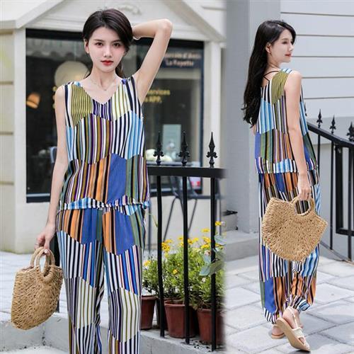 【韓國K.W.】現貨線條款夏季天絲棉稠印花V領睡衣居家服|短袖兩件睡衣褲|ETMall東森購物網