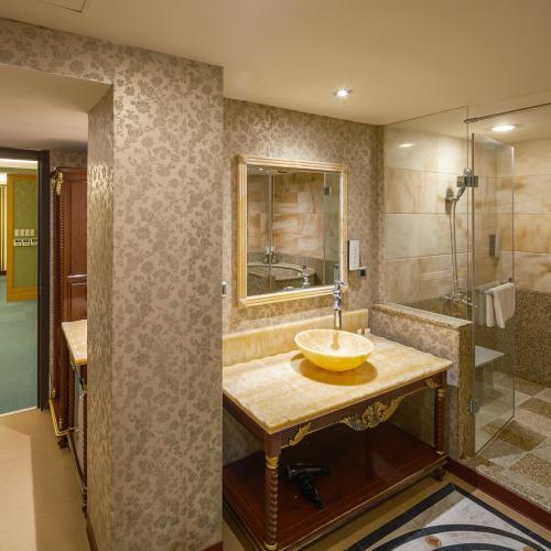 台北北投【馥悅溫泉酒店】歡樂湯屋派對房2H｜泡湯、KTV 歡唱(可容納4人)MO24|北台灣住宿券|ETMall東森購物網