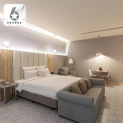 【六星中壢館】雙人平假日休息 3H〈含雙人不限房型(不含 KTV 房)，不可指定 房型，依現場房況安排〉|摩鐵休憩券|ETMall東森購物網