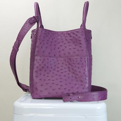 【M2nd】巧恩思鴕鳥皮多變風鈴包(紫-T9431A)|手提/手拿包|ETMall東森購物網